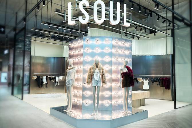 บ้านเมือง - LSOUL บุกตลาดไทย! เปิดตัว Flagship Store แห่งแรกที่เอ็มสเฟียร์